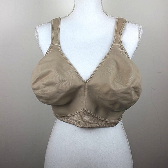 Playtex | Intimates & Sleepwear | Nwot Playtex Nude Bra Size 46dd ...